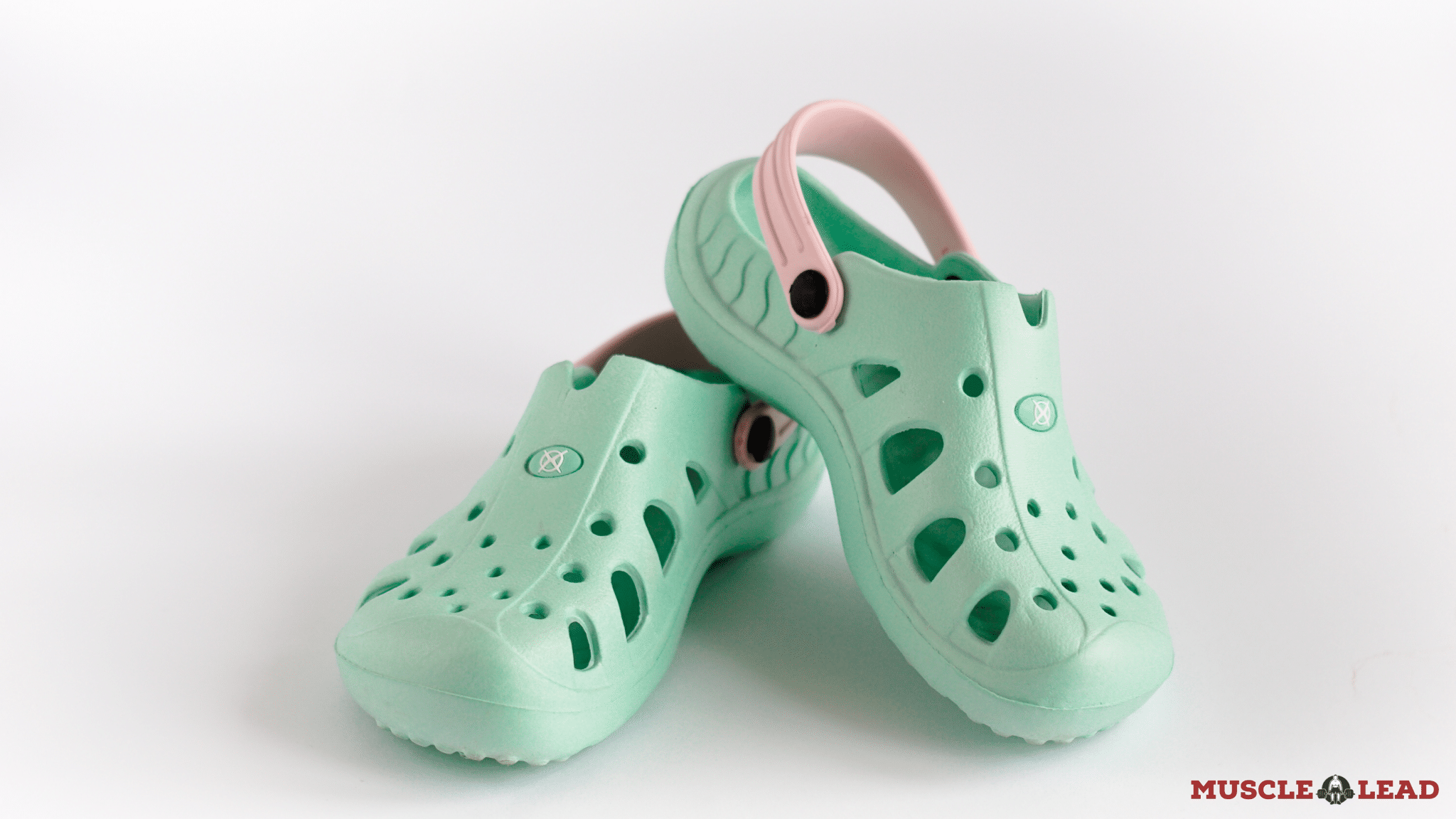 Are Crocs Good For Lifting? 7 Benefits Plus 4 Drawbacks